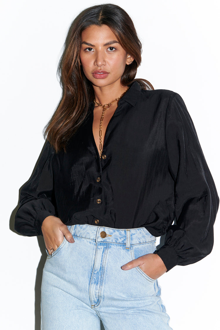 Black Miley Shirt – Never Fully Dressed
