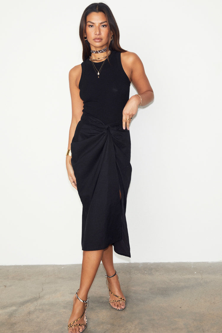 Black Ribbed Tank – Never Fully Dressed